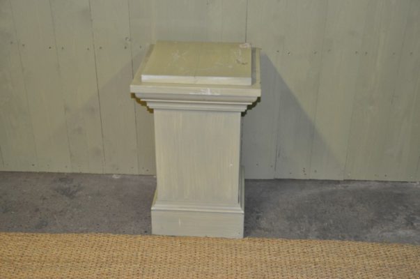 Houten sokkel - online antiekwinkel The Barn Antiek